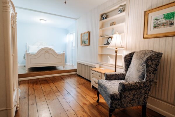 The Inn Accommodations | HollyHedge Estate