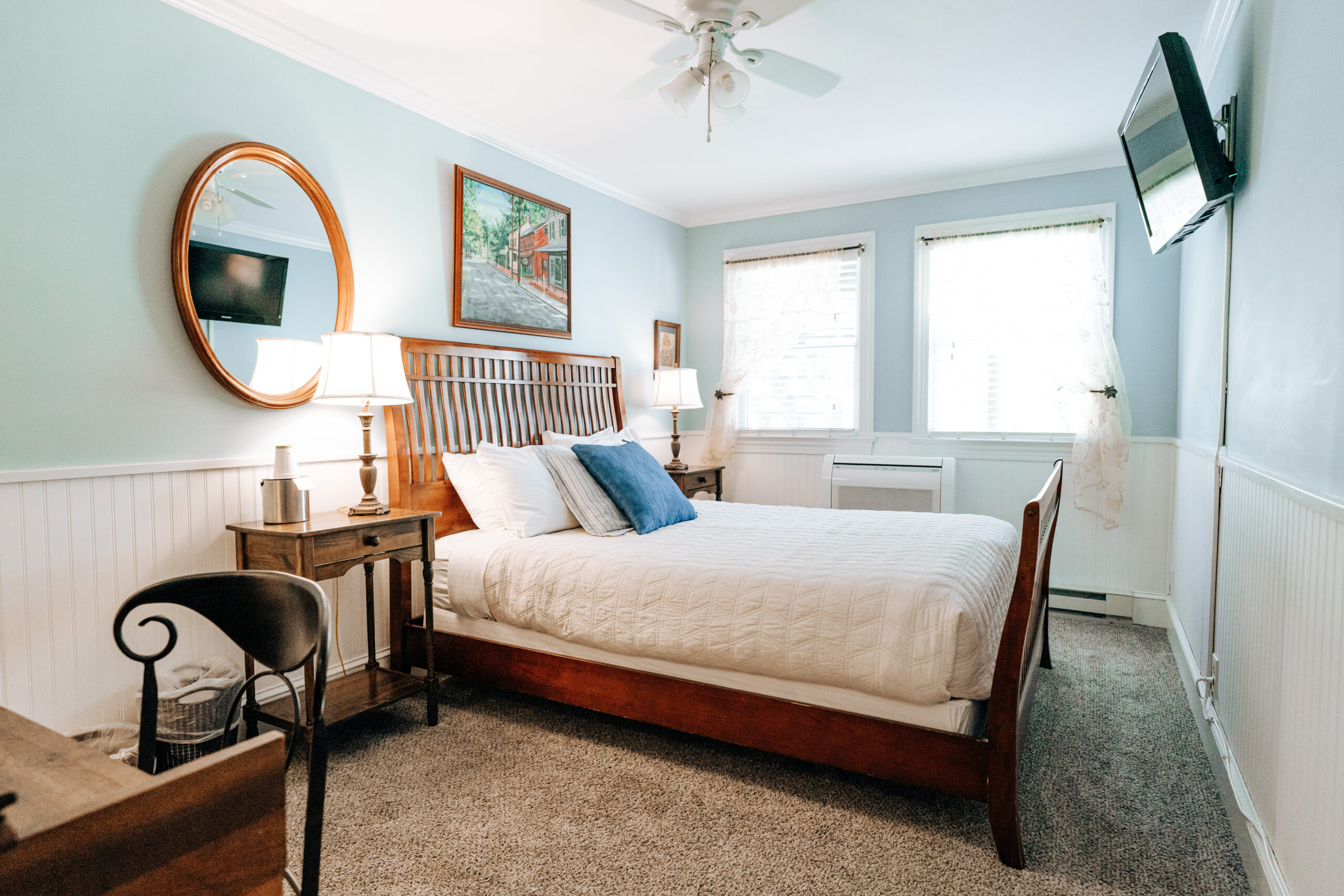 The Inn Accommodations | HollyHedge Estate