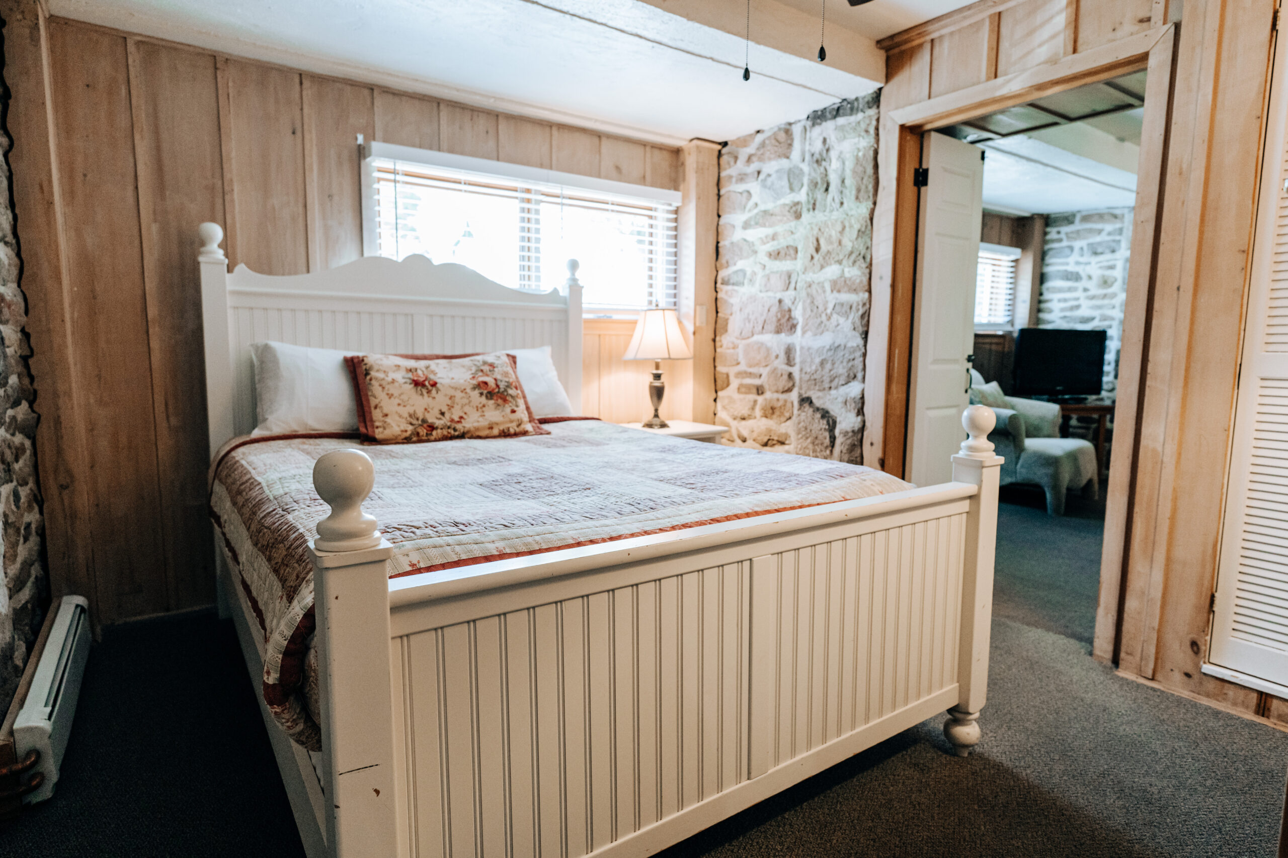 The Inn Accommodations | HollyHedge Estate