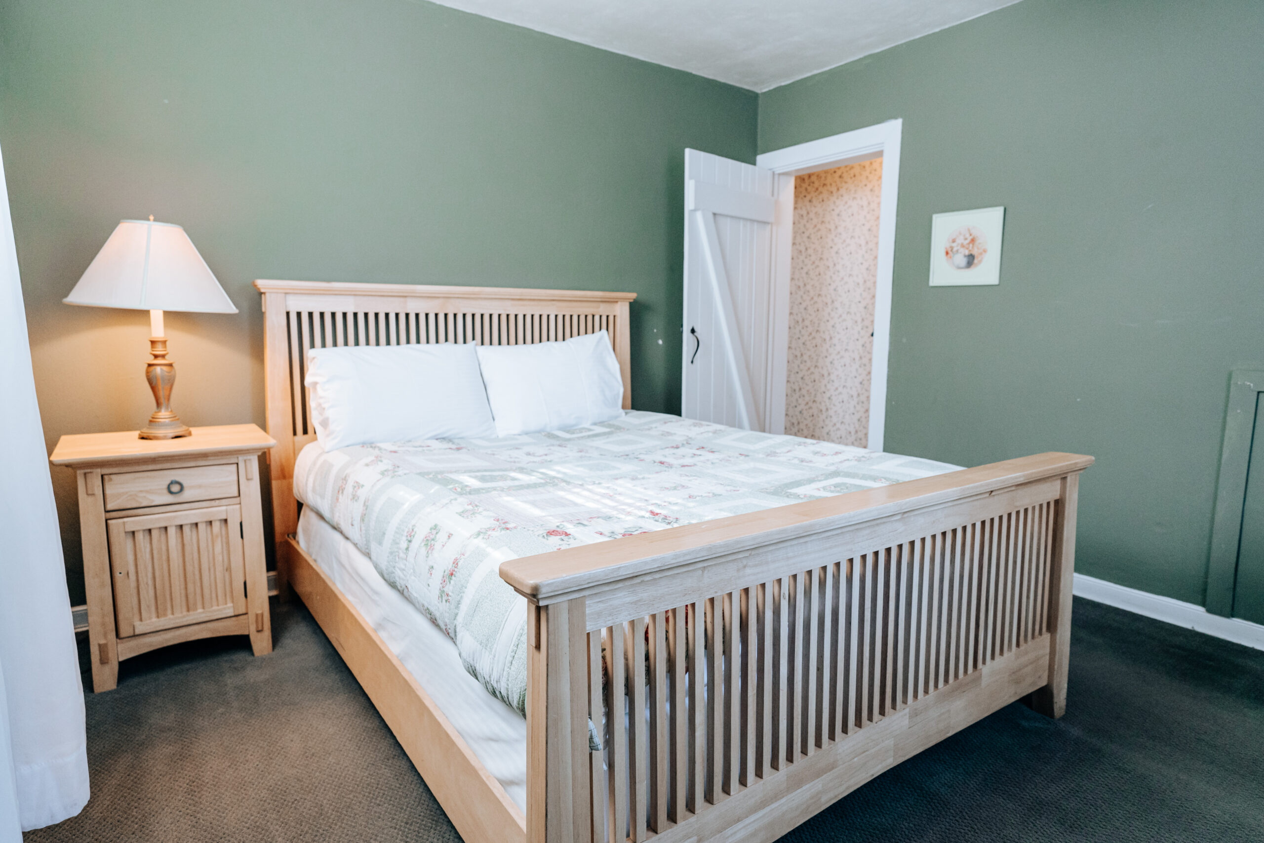 The Inn Accommodations | HollyHedge Estate